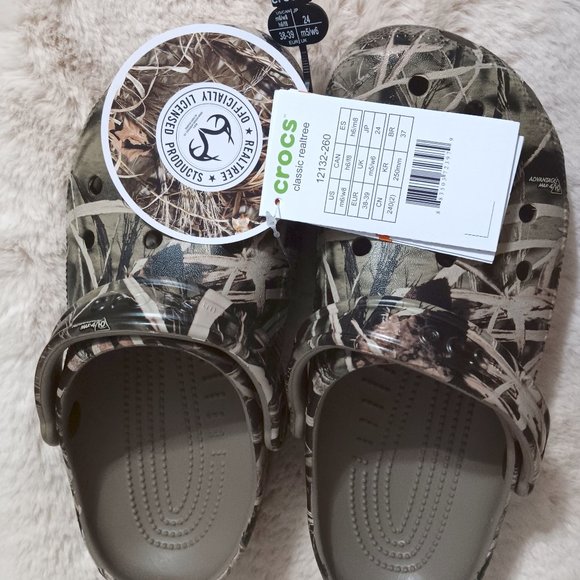 CROCS | Shoes | Crocs Classic Realtree V2 Adult Camouflage Clogs Mens ...
